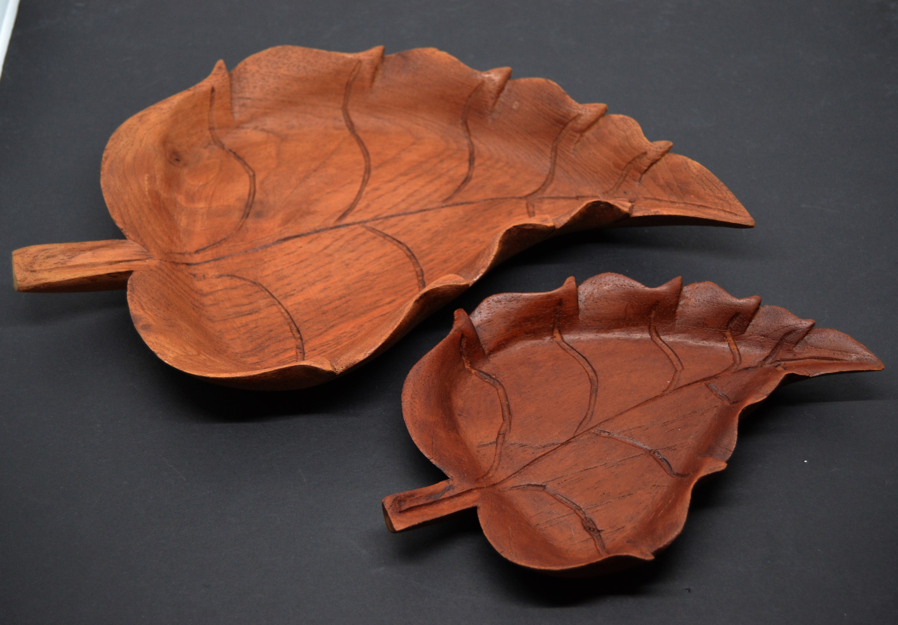 Wooden Plates in the Shape of Leaves, Wooden Bowl in the Shape of a ...
