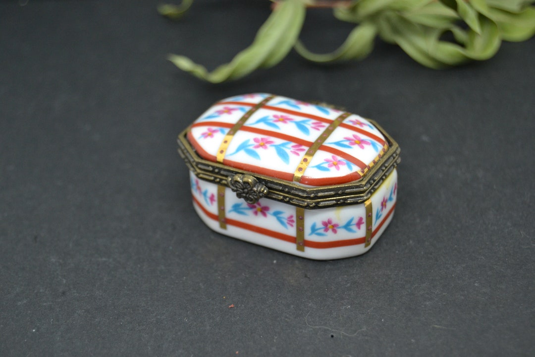 Vintage Mini Porcelain Box, Porcelain Miniature, Collectible Miniature ...