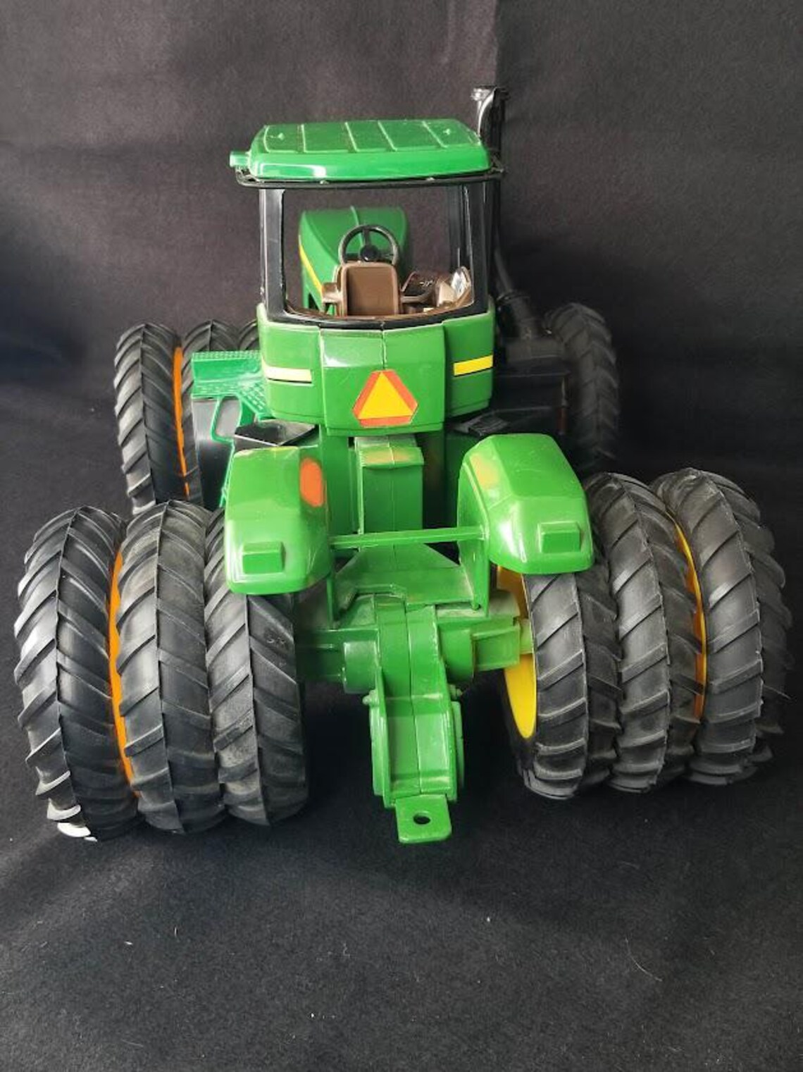 John Deere 9200 4WD Tractor - Die Cast Model - 1/16 Size With Wide ...