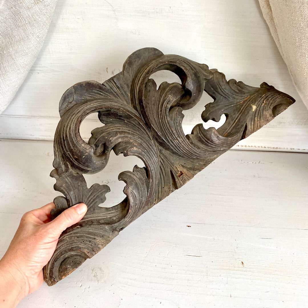 Antique Carved Wood Pediment Baroque 17th Century Acanthus Leaves ...