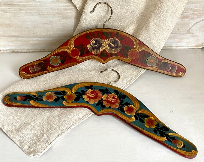 Wooden Clothes Hangers Hand Painted Bavarian Flower Decor Vintage Set ...
