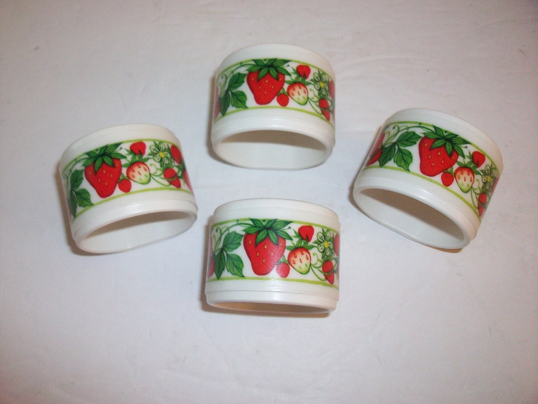 Strawberry Design Plastic Napkin Rings by Hallmark - Set of 4, Vintage ...