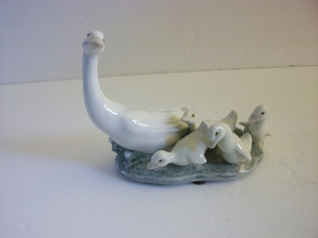 Lladro Duck With 4 Ducklings Figurine, Vintage Birds Collection Knick ...