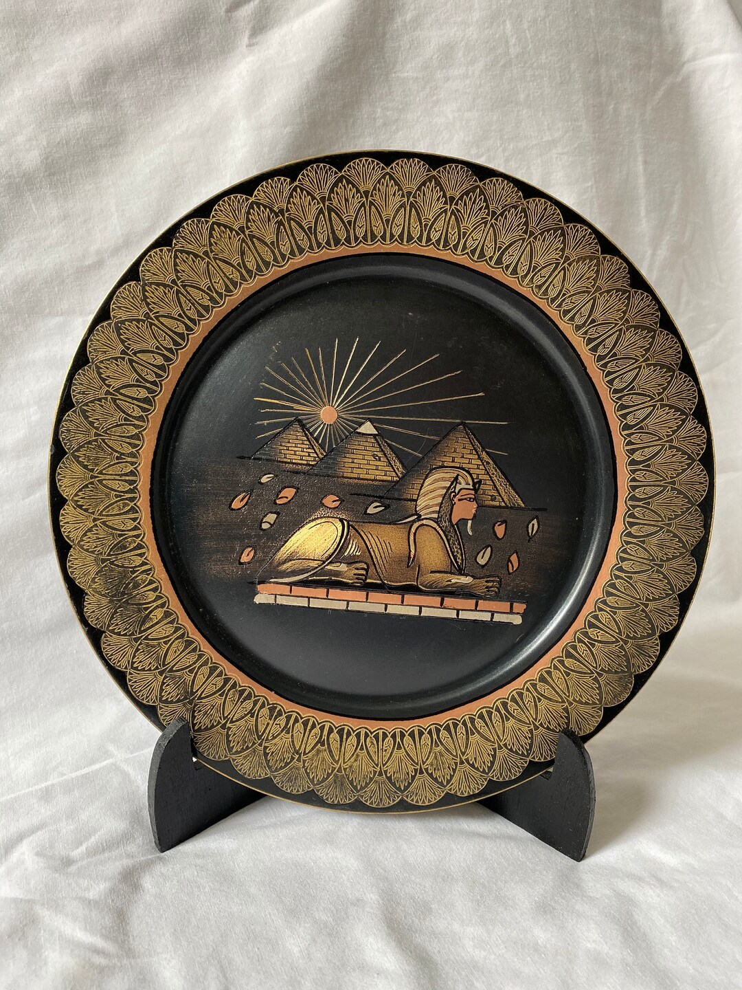 Plaque Décor Egyptienne en Laiton Oxydé Design Pyramides et Sphinx ...