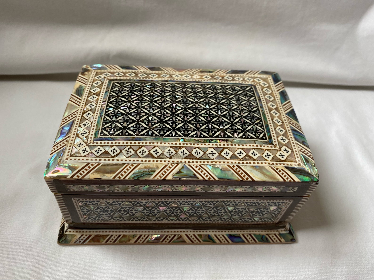 Egyptian Inlaid Paua Shell Mother of Pearl With Base Jewelry Box ...