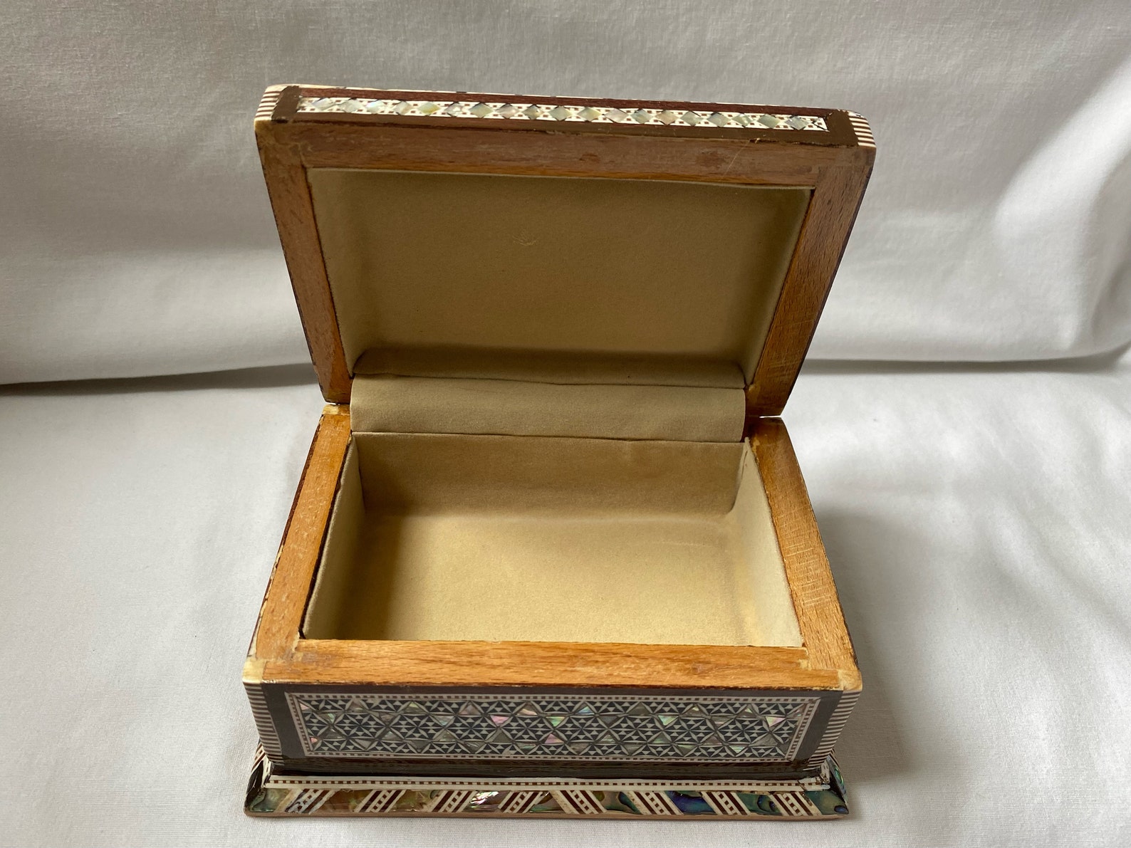 Egyptian Inlaid Paua Shell Mother of Pearl With Base Jewelry Box ...