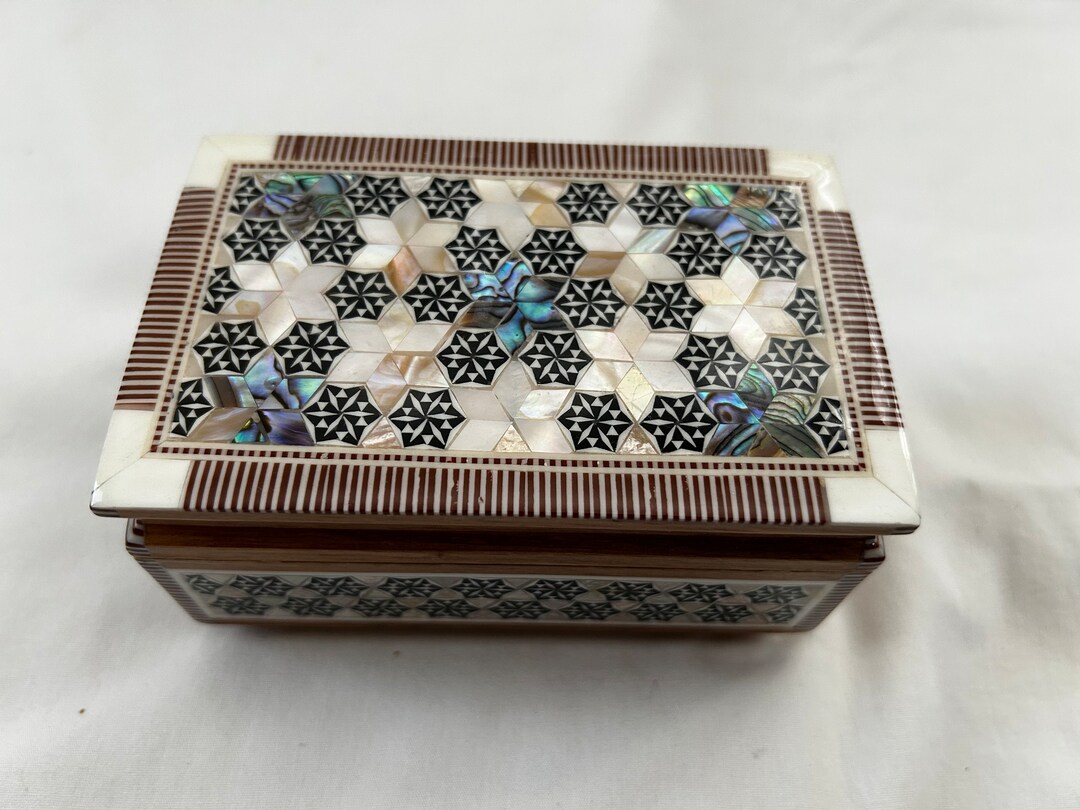 Egyptian Inlaid Mother of Pearl Paua Shell Inside and Out Jewelry Box 4 ...
