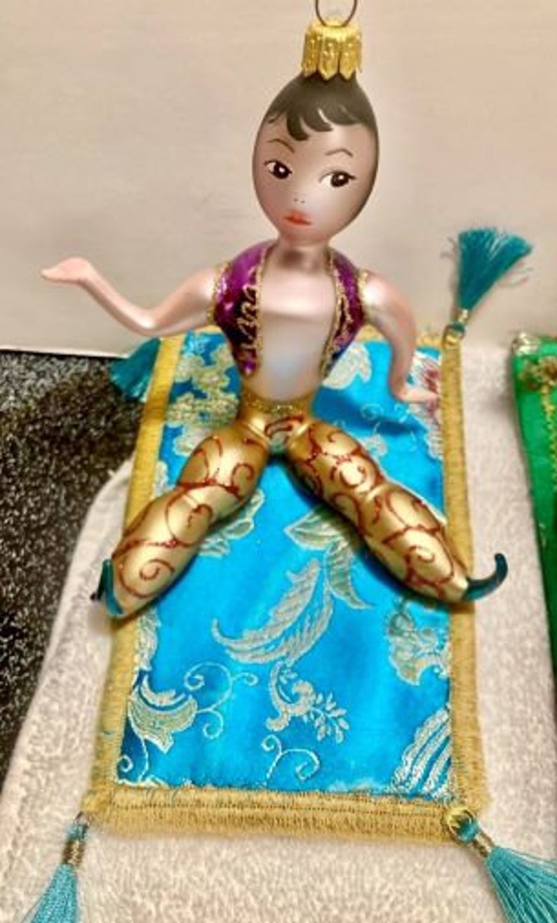 Beautiful New Italian Blown Glass Aladdin on Carpet Disney Christmas ...
