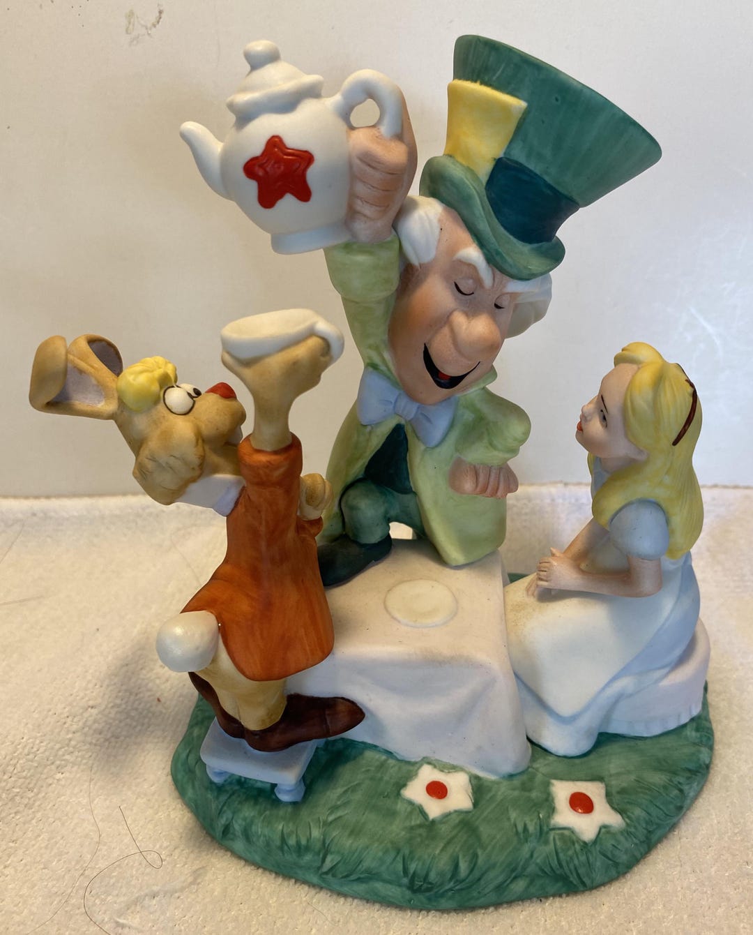 Disney Magic Memories Alice in Wonderland Figurine Limited Edition ...