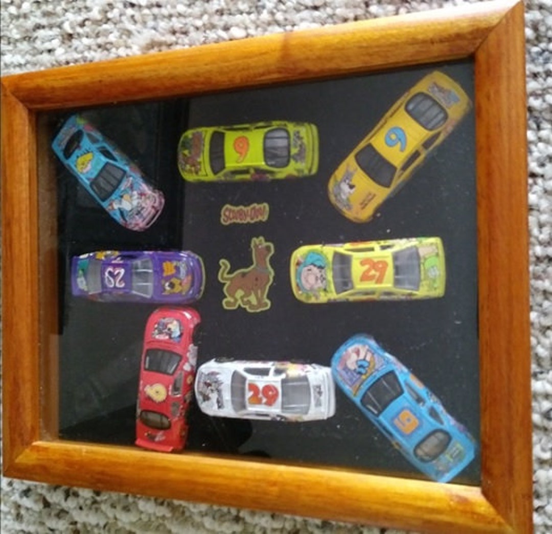 Beautiful NASCAR 64 Scale Hanna-barbera Set Scooby Doo Fred Flintstone ...
