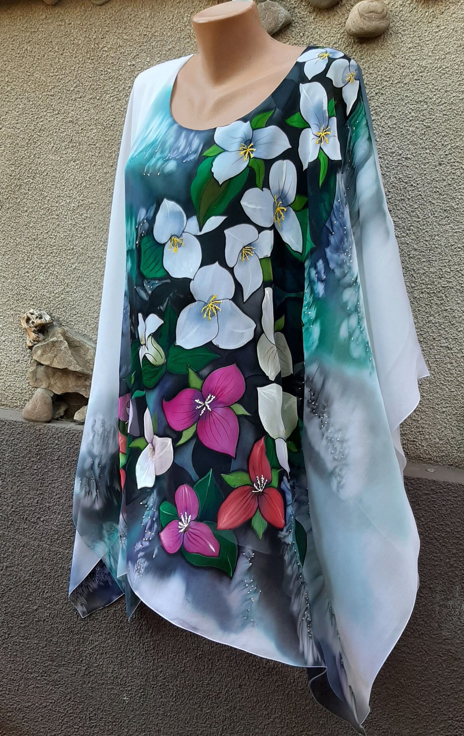 Hand painted Silk Tunic Trillium Flowers. | Etsy