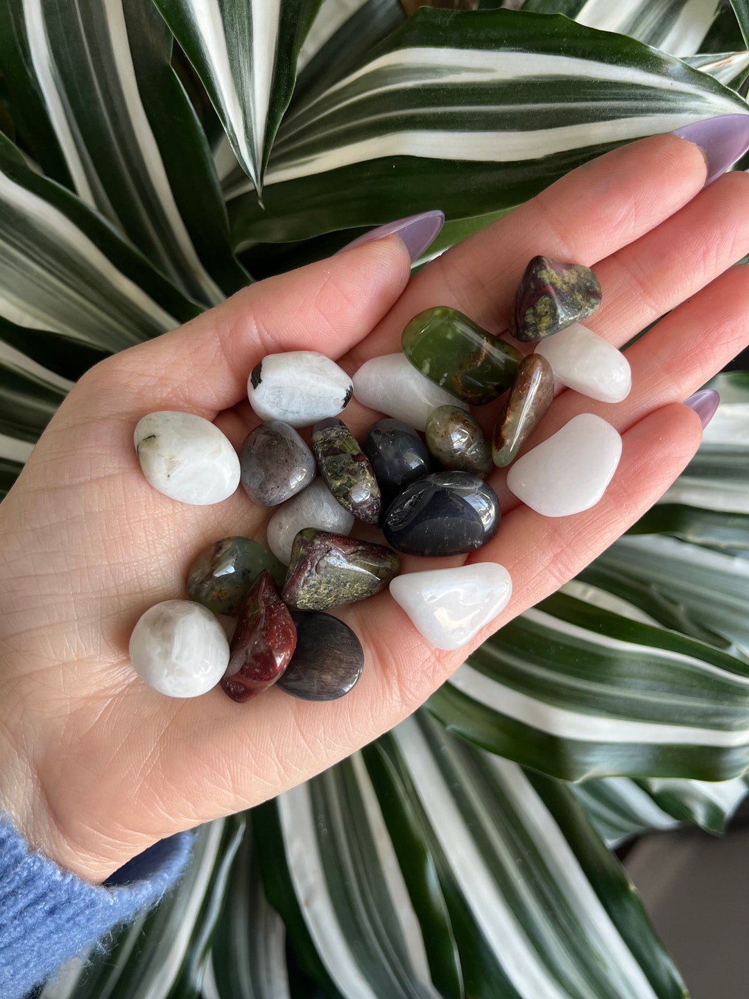 1 Set of 5 Tiny Crystals With: Chrysoprase, Snow Quartz, White ...