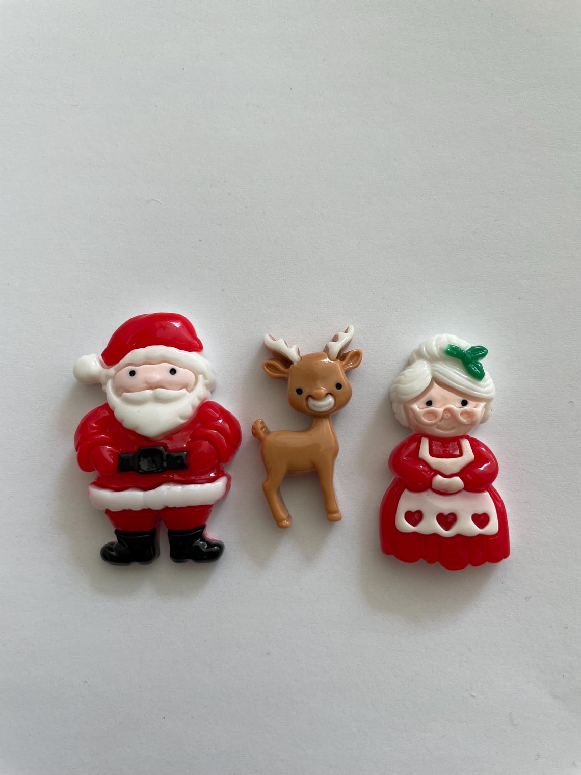 Mr. and Mrs. Santa Claus ~ Shelly's Buttons and More ~ Flat Back ...