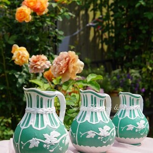 Antique English Graduated Green Jugs With Embossed Ivy - Etsy