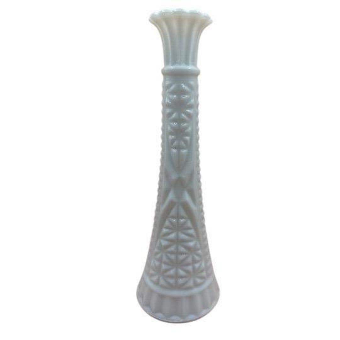 Milk Glass Bud Vase Fluted Scalloped Rim Diamond Point Pattern Vintage ...