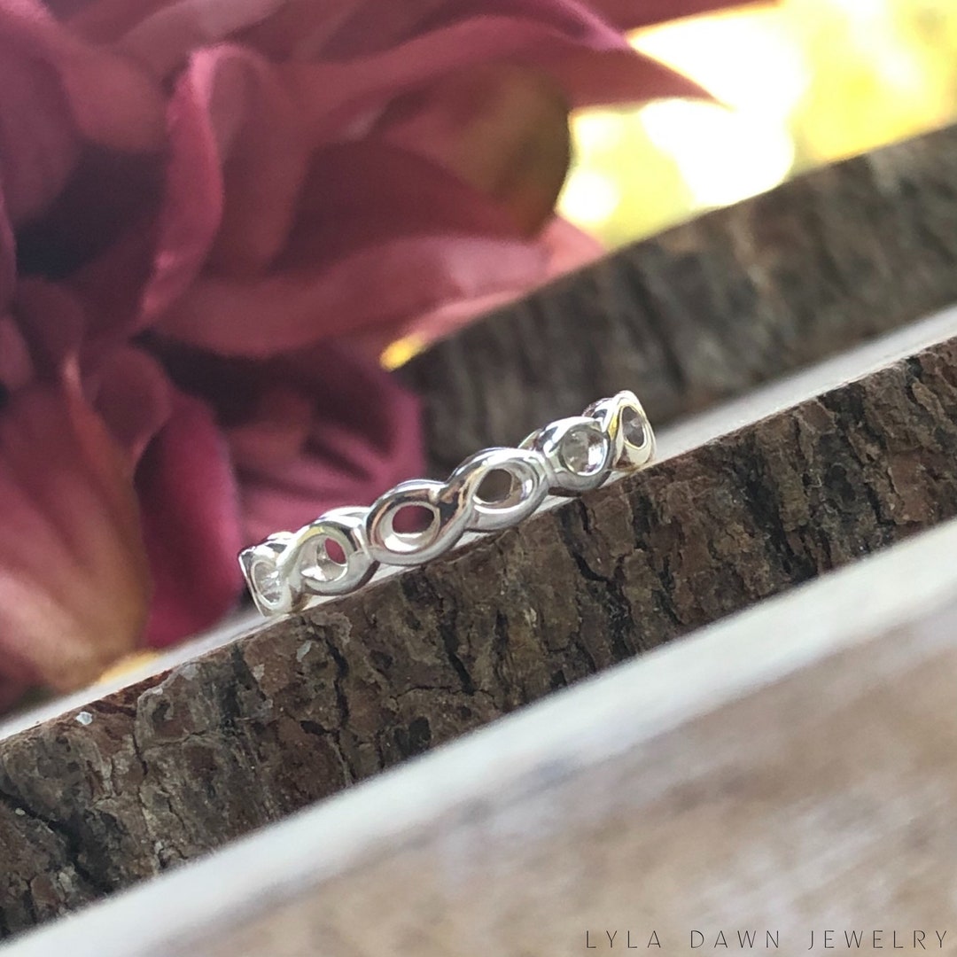 Infinity Eternity Band / 925 Sterling Silver Figure 8 Band / Openwork ...