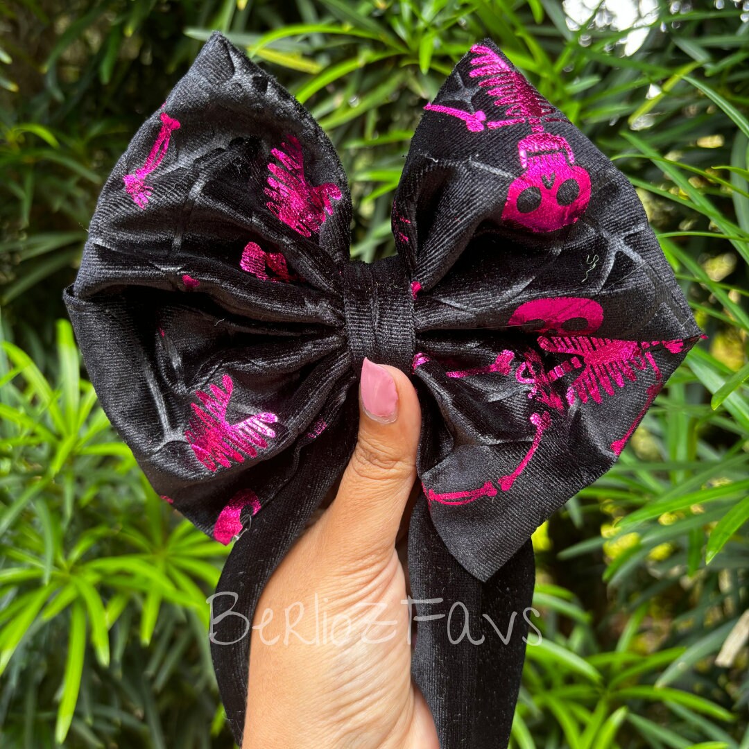 Skull Drip Bow, Skeleton Bow, Halloween Bow, Scary Bows, Spooky Bows ...