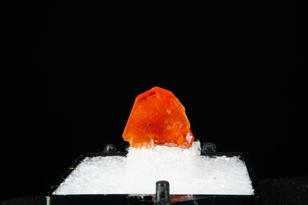 Wulfenite / Thumbnail Mineral Specimen / Jianshan Mine, China - Etsy
