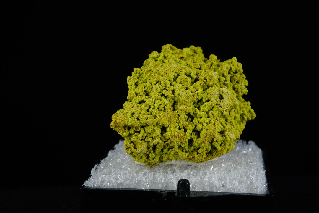 Nontronite / Thumbnail Mineral Specimen / Jove Lauriano Claim, Brazil ...