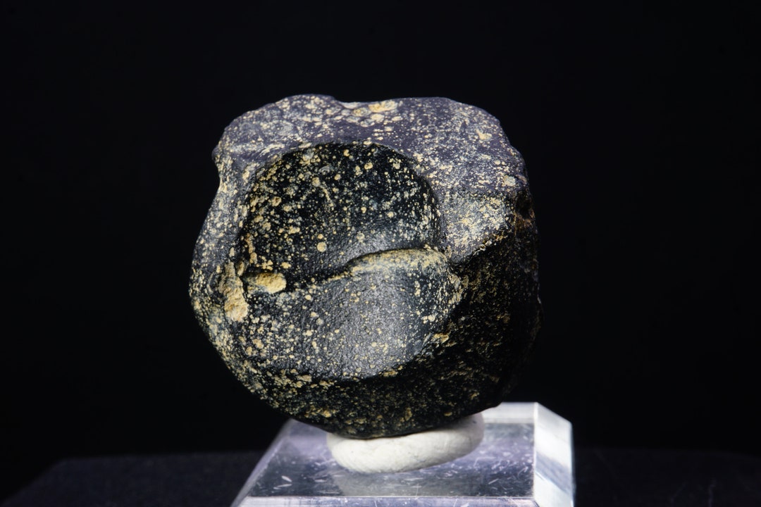 Tektite Var. Indochinite / 37.58 Gram Mineral Specimen / From - Etsy