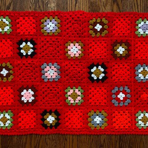 Vintage Handmade Red Granny Square Blanket, Roseanne Granny Square ...