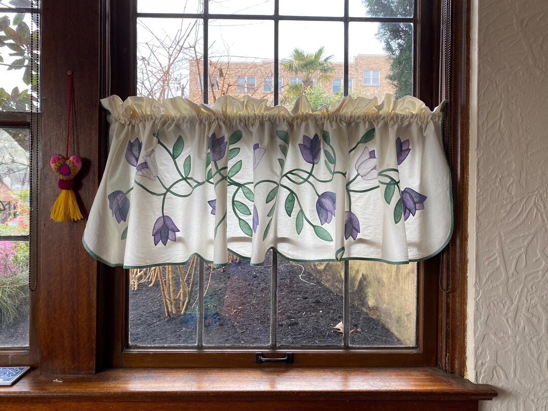 1998 Flower Appliqué Valance, Flower Valance, Vintage Flower Valance ...