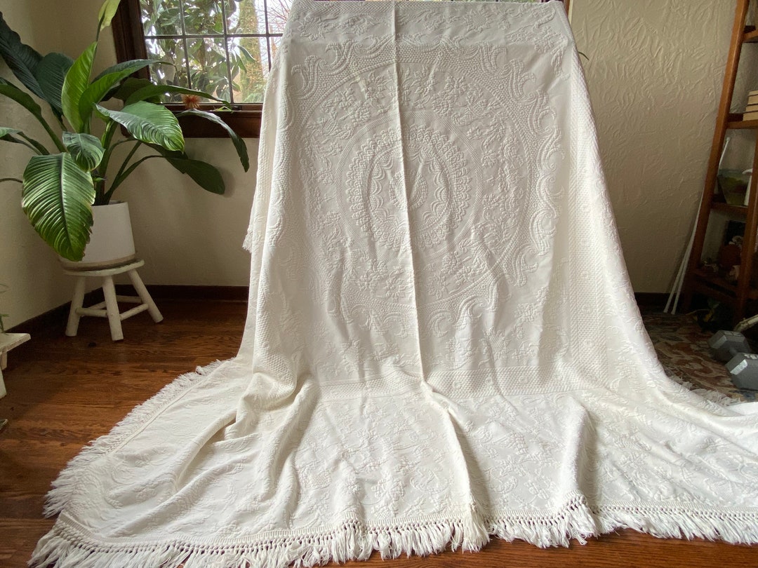 1950s Bates Queen Elizabeth Bedspread, Bedspread With Fringe, Bates ...