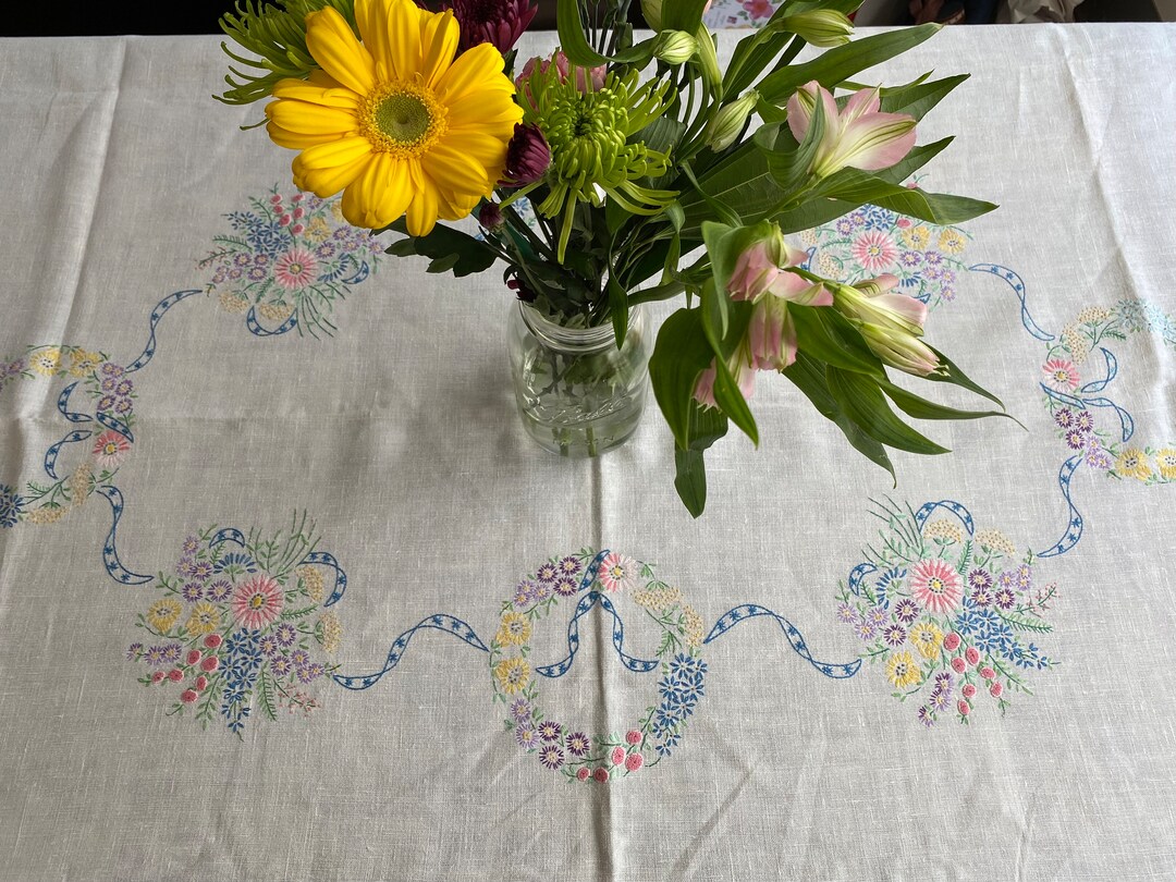 Vintage Embroidered Floral Tablecloth, 1950s Kitchen, Antique ...