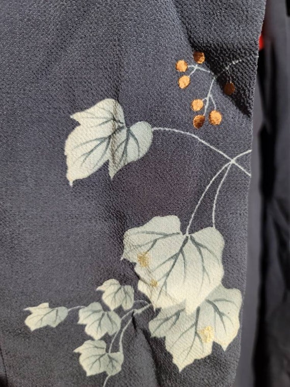 Vintage Silk Kimono Kamon Dark Grey Red Showa US Sell… - Gem