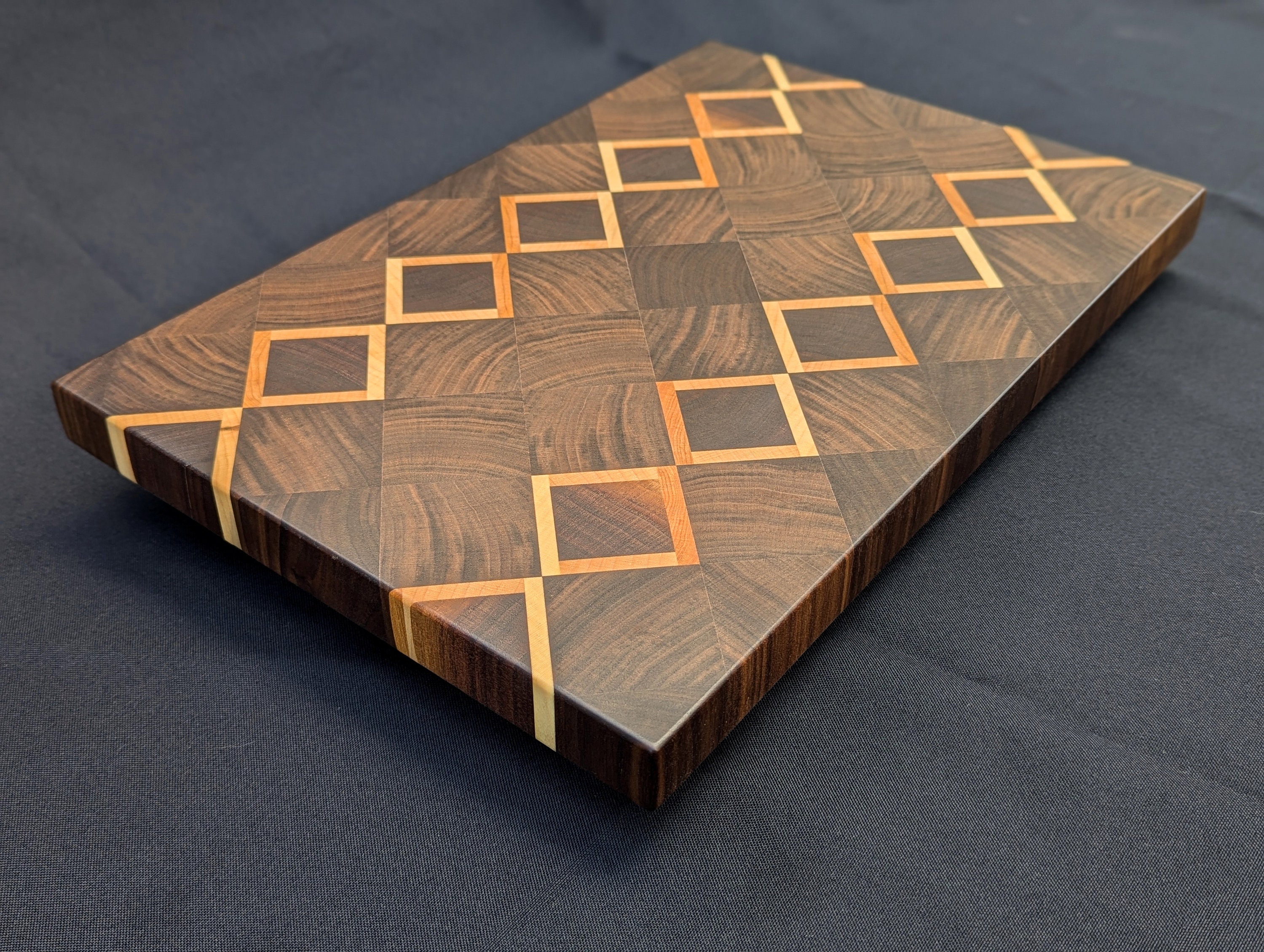 End Grain Walnut Cutting Board - Etsy