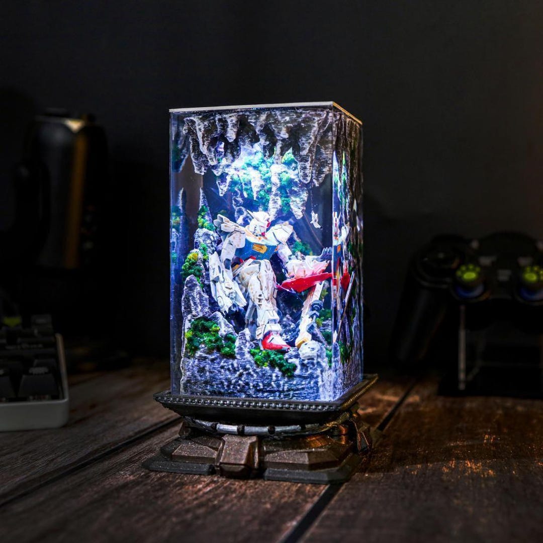 Broken Gundam Diorama Light V2, Mecha Anime Resin Art Night Light ...