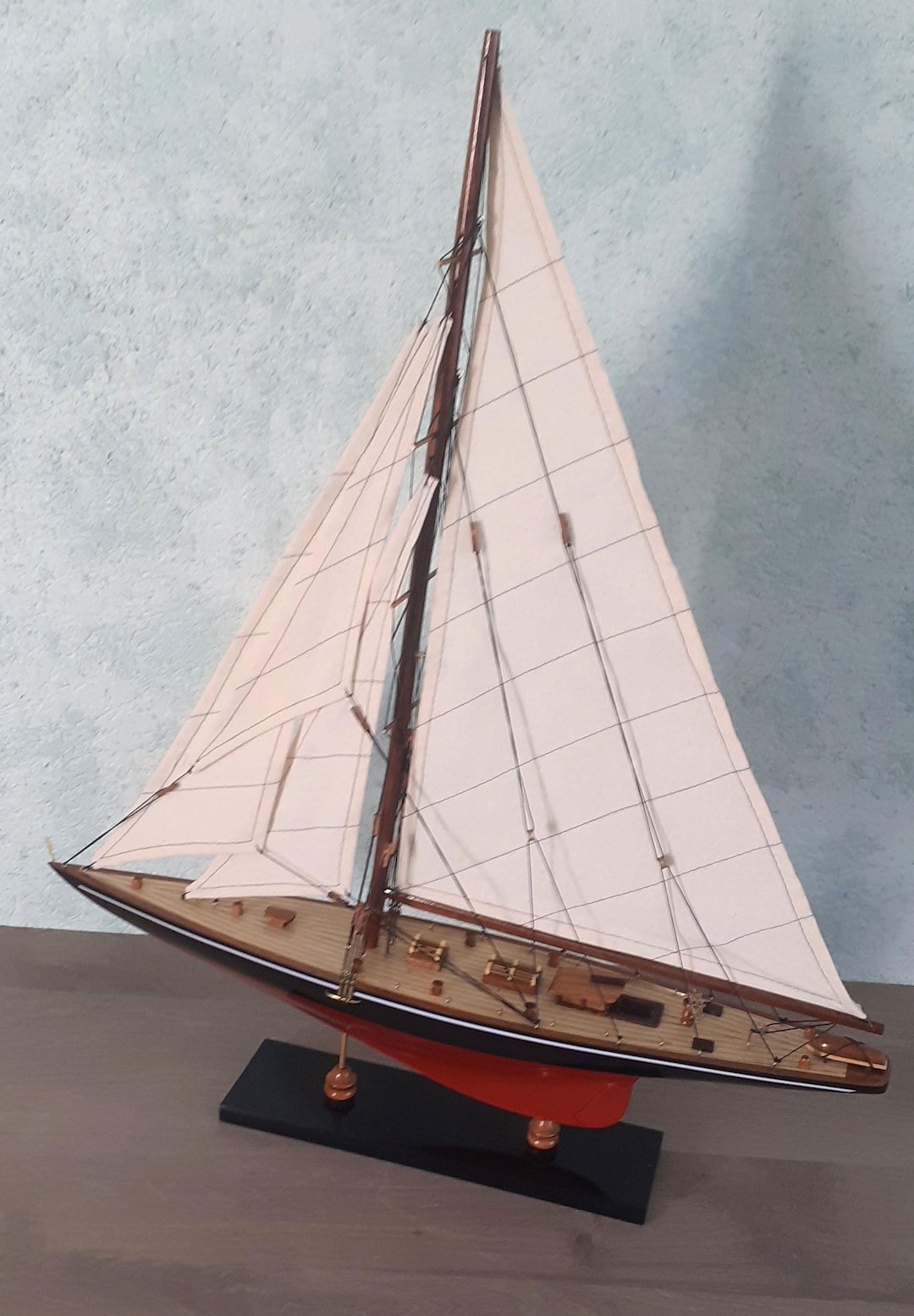 Maquette de voilier en bois fabriquée à la main - Réplique du Shamrock ...