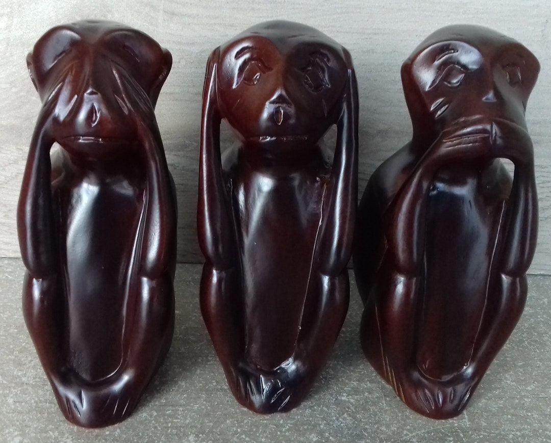 Three Monkeys Figurine in Varnished Wood - Etsy