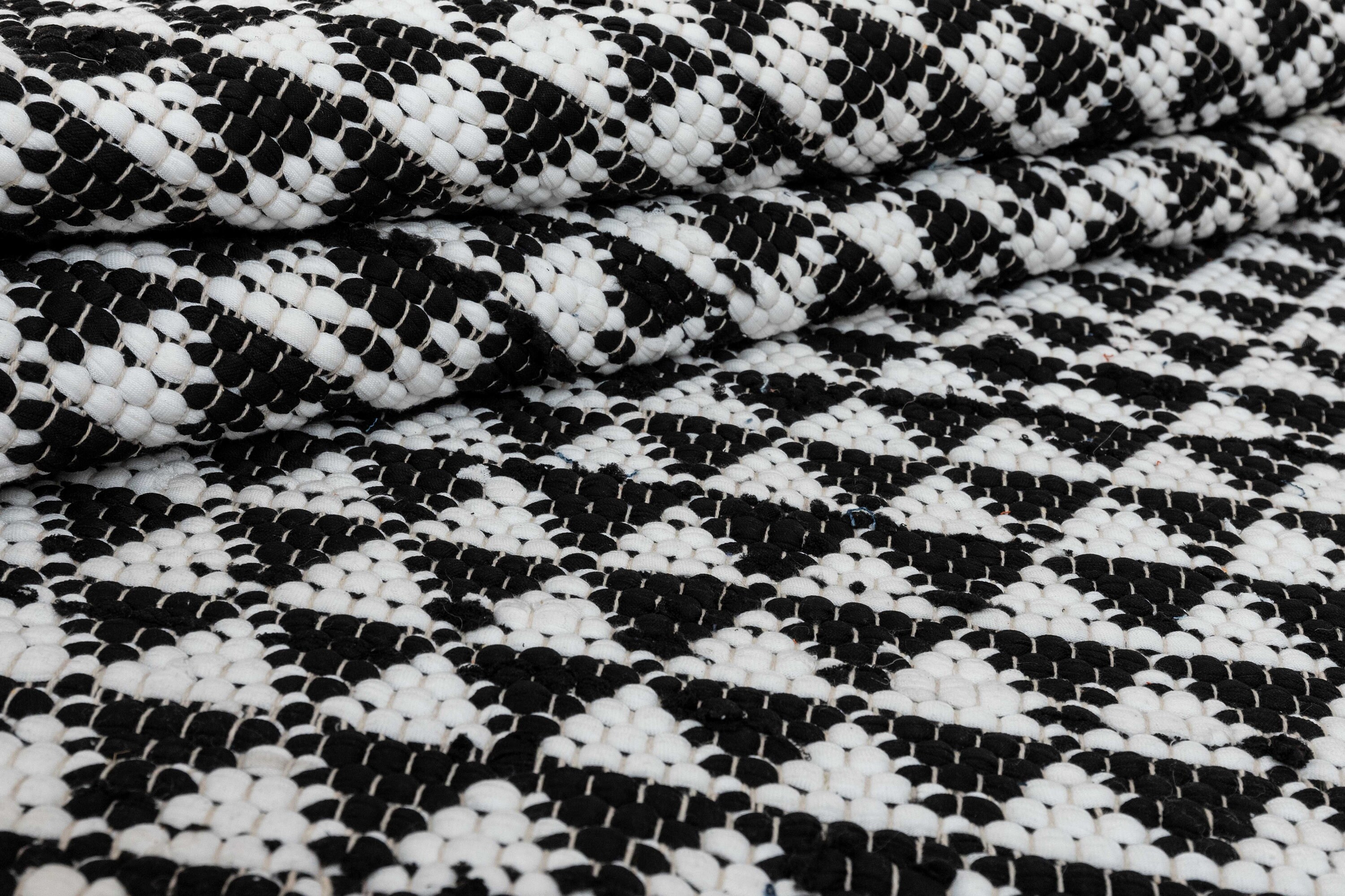 Black & White Triangle Pattern Boho Hand Woven Cotton Rugs | Etsy