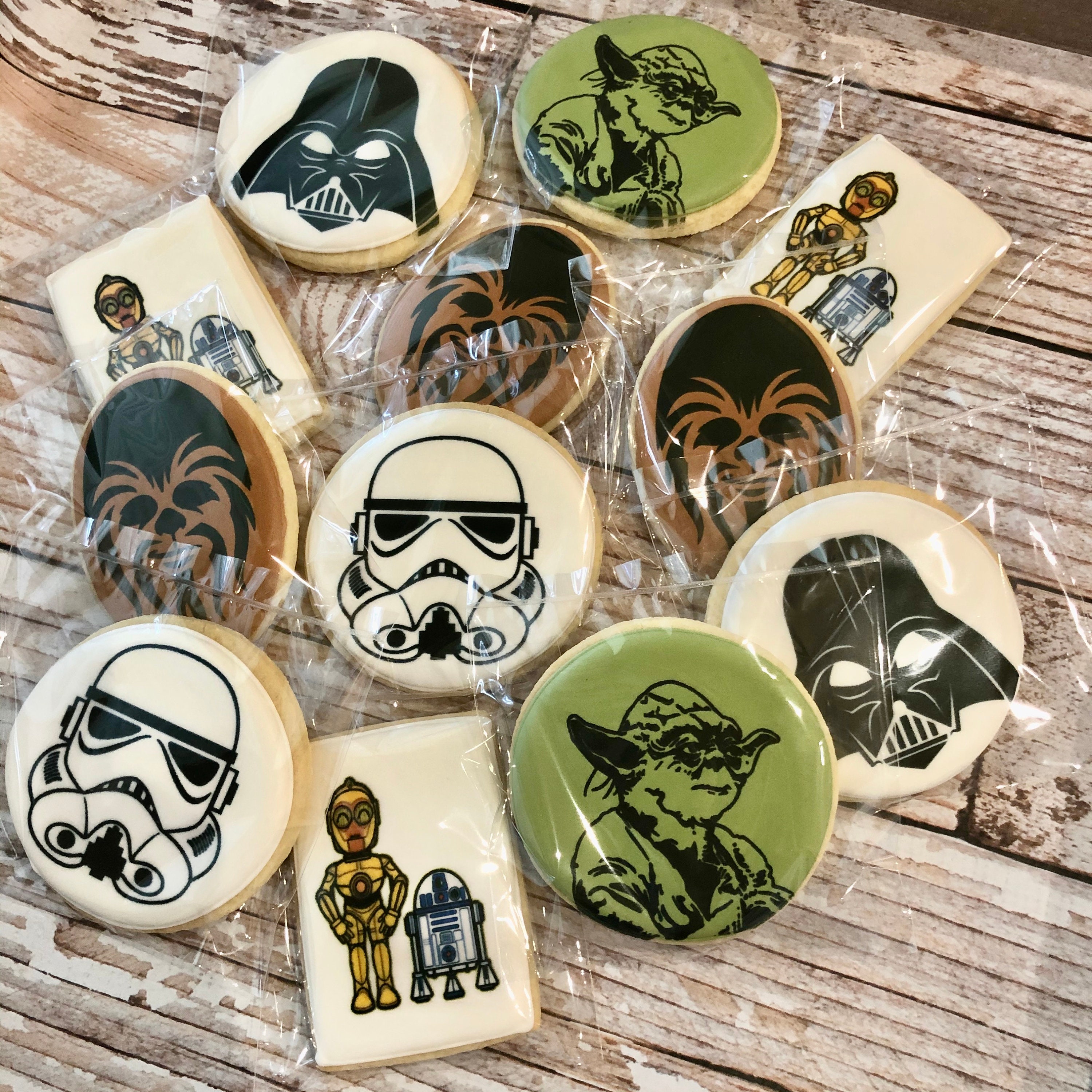 1 Dozen Star Wars Themed Decorated Sugar Cookies Yoda, Chewbacca ...