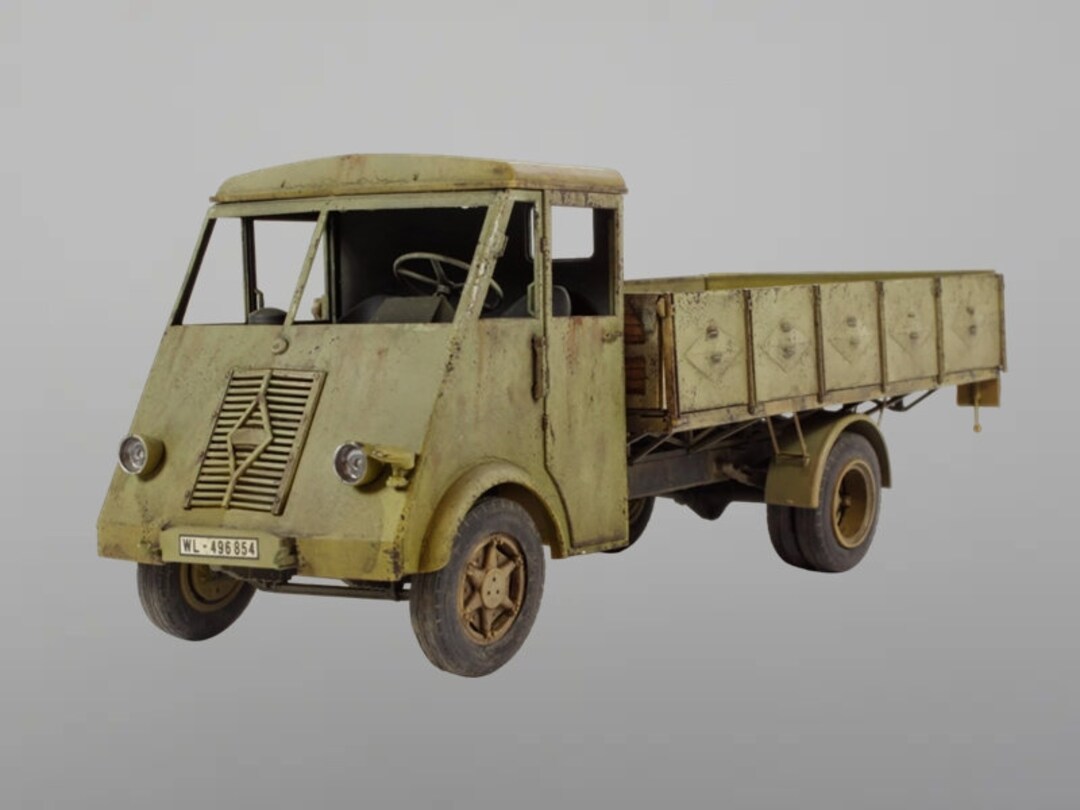 Model Kit - Military Vehicle. Renault Ahx - France, Germany. WWII 1941 ...