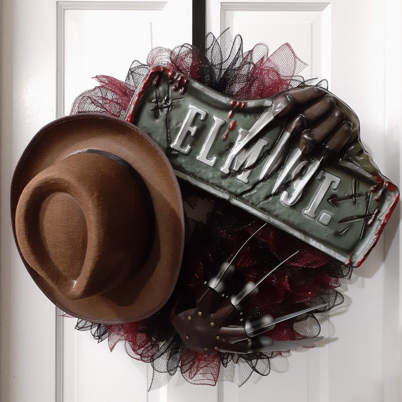 Horror Movie Wreath - Etsy