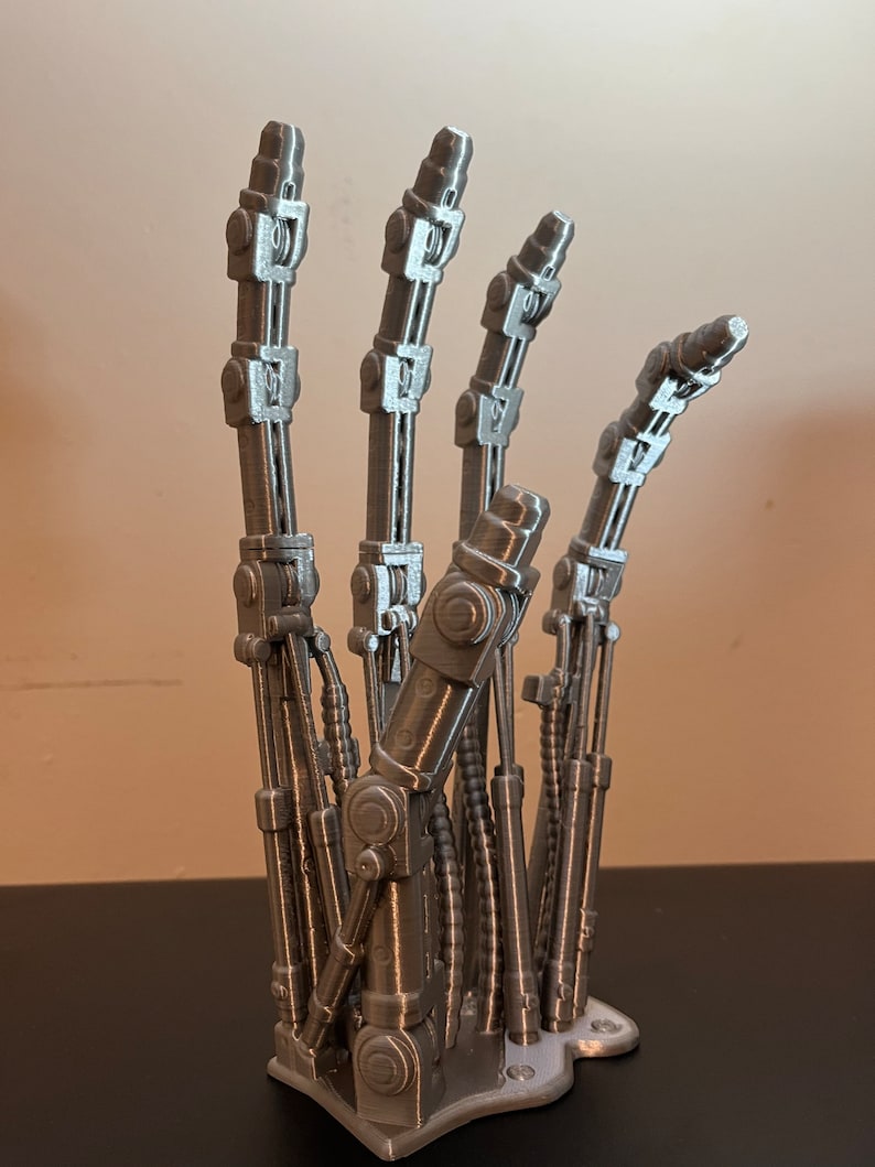 T800 Hand Display 1:1 Scale - Etsy