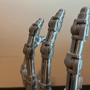 T800 Hand Display 1:1 Scale - Etsy