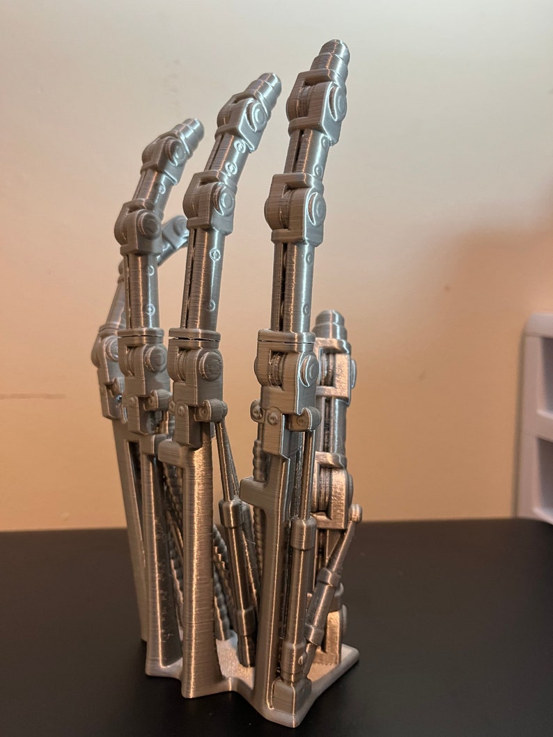 T800 Hand Display 1:1 Scale - Etsy