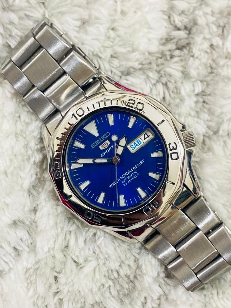 Vintage Seiko 5 Sports Rotating Bazel Automatic 21 Jewel Vintage Seiko 5 Sports Rotating Bazel Automatic 21 Jewel