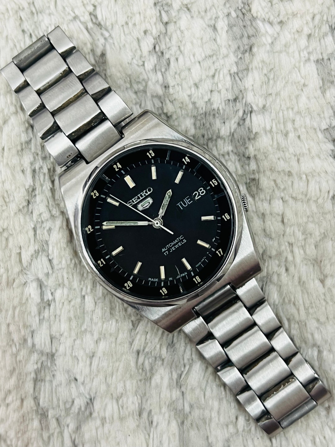 Vintage Seiko 5 Automatic Movement No.7009-3161 Black Railway Time Dial Day/date 17jewels Men's ...
