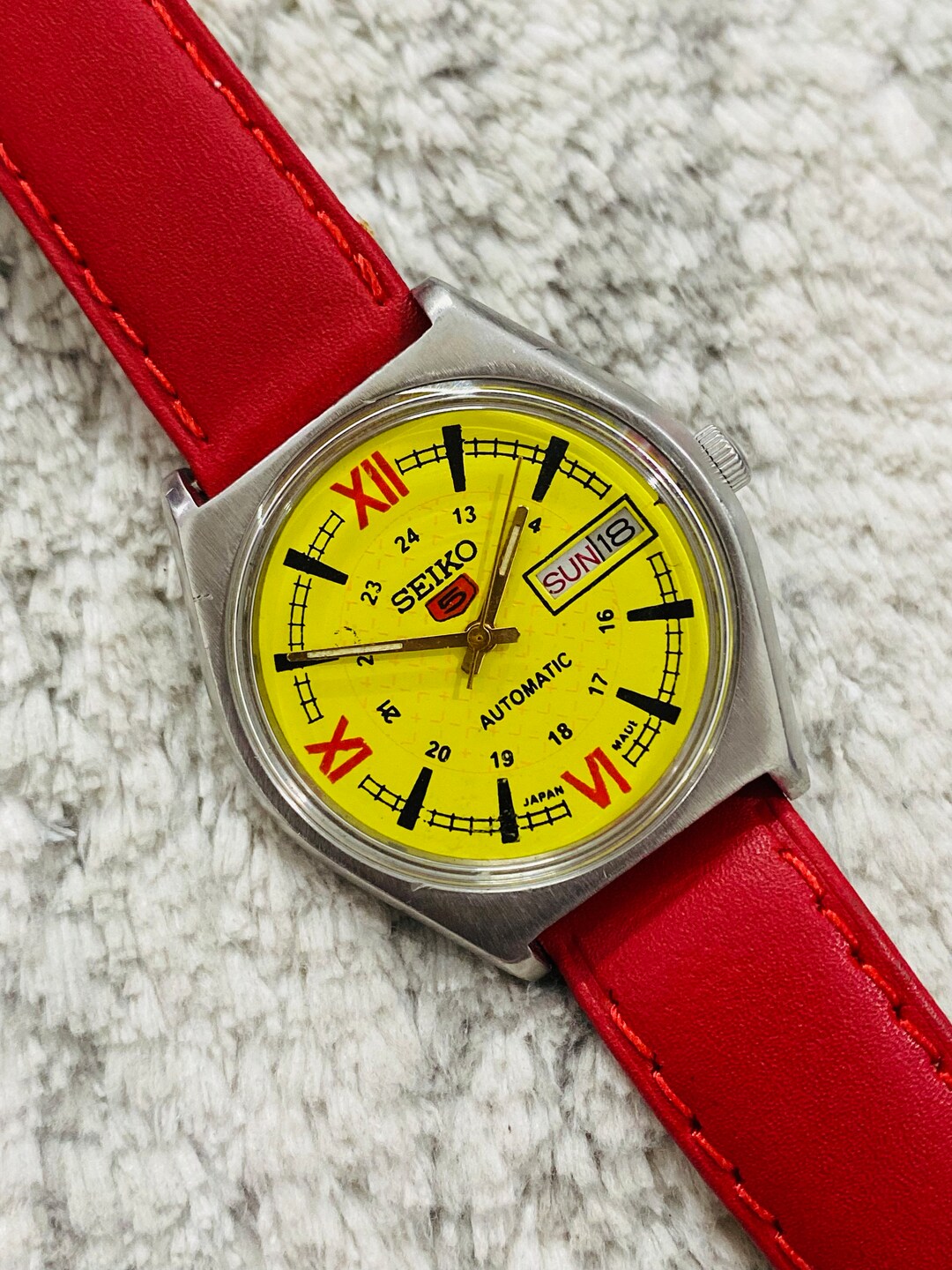 Vintage Seiko 5 Automatic Yellow Dial Day/date Caliber No 6309 Wrist Watch Japan Made Gift for ...