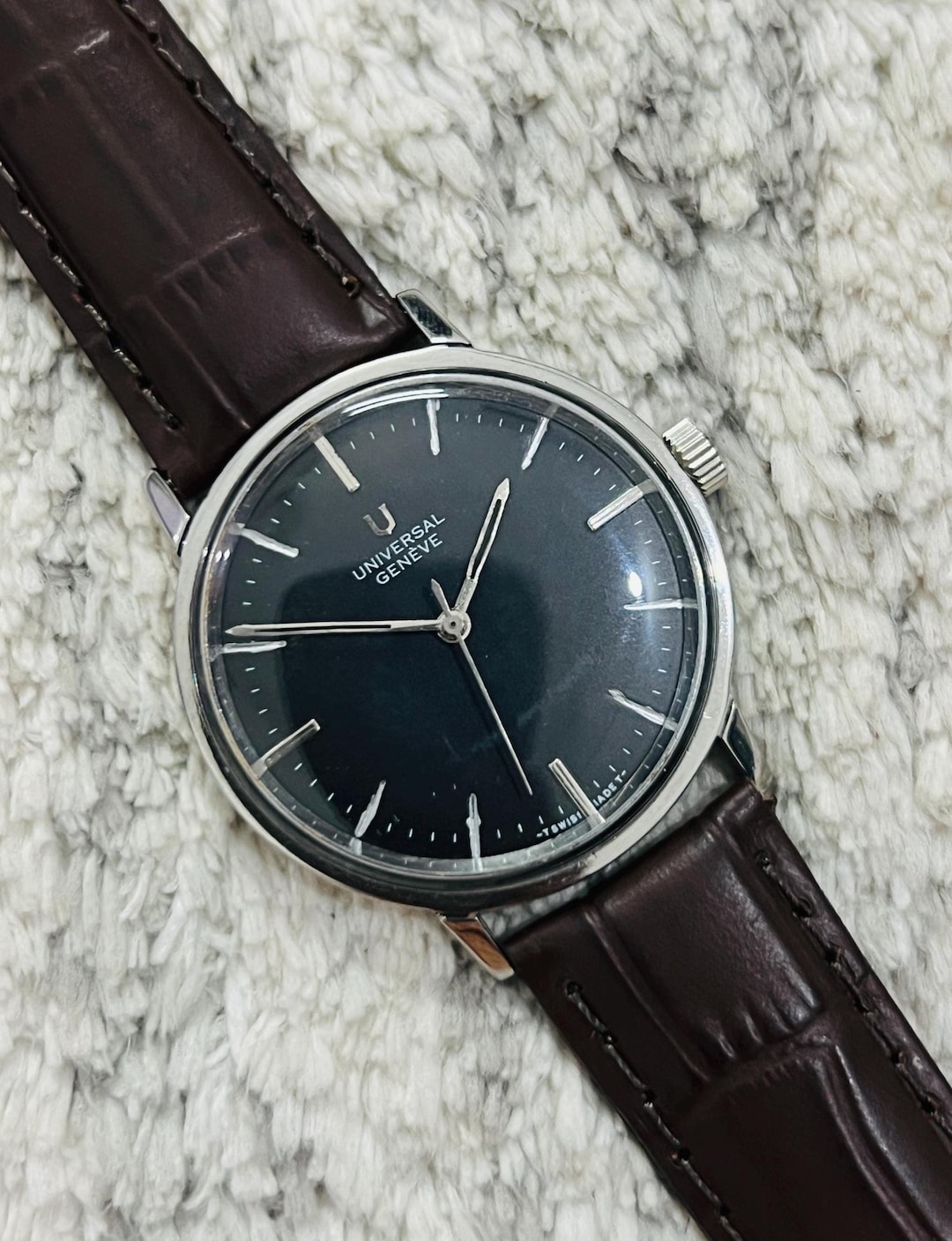 Vintage Universal Genève Cal.1107 Hand-wind Black Dial Watch With Brown ...
