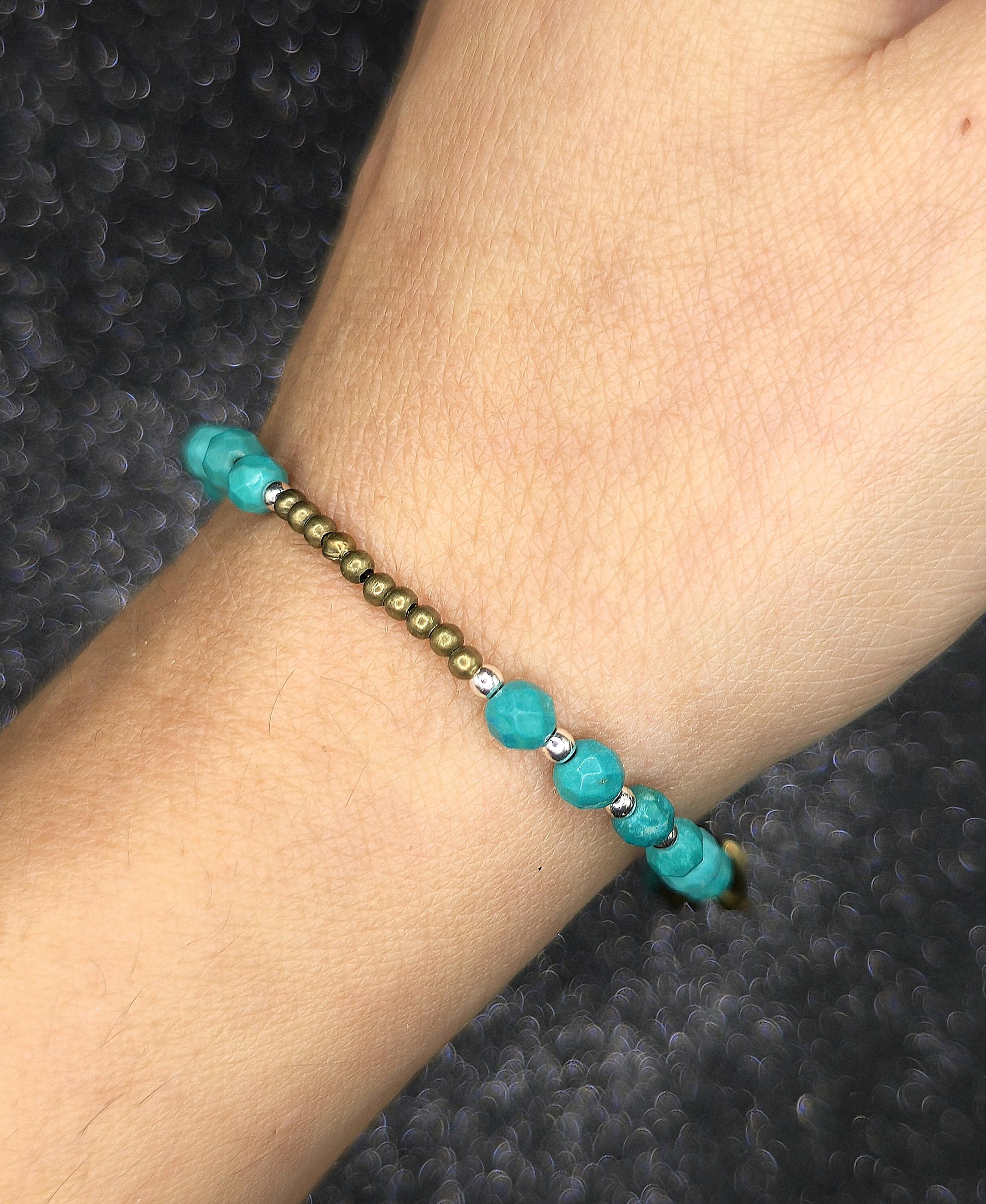 Vibrant Turquoise-blue Howlite Jewelry Set, Boho Necklace, Bracelet ...