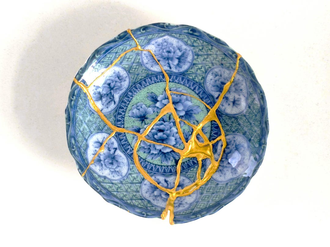 KINTSUGI Kintsugi Plate, the Vintage and Broken Japanese Pottery ...