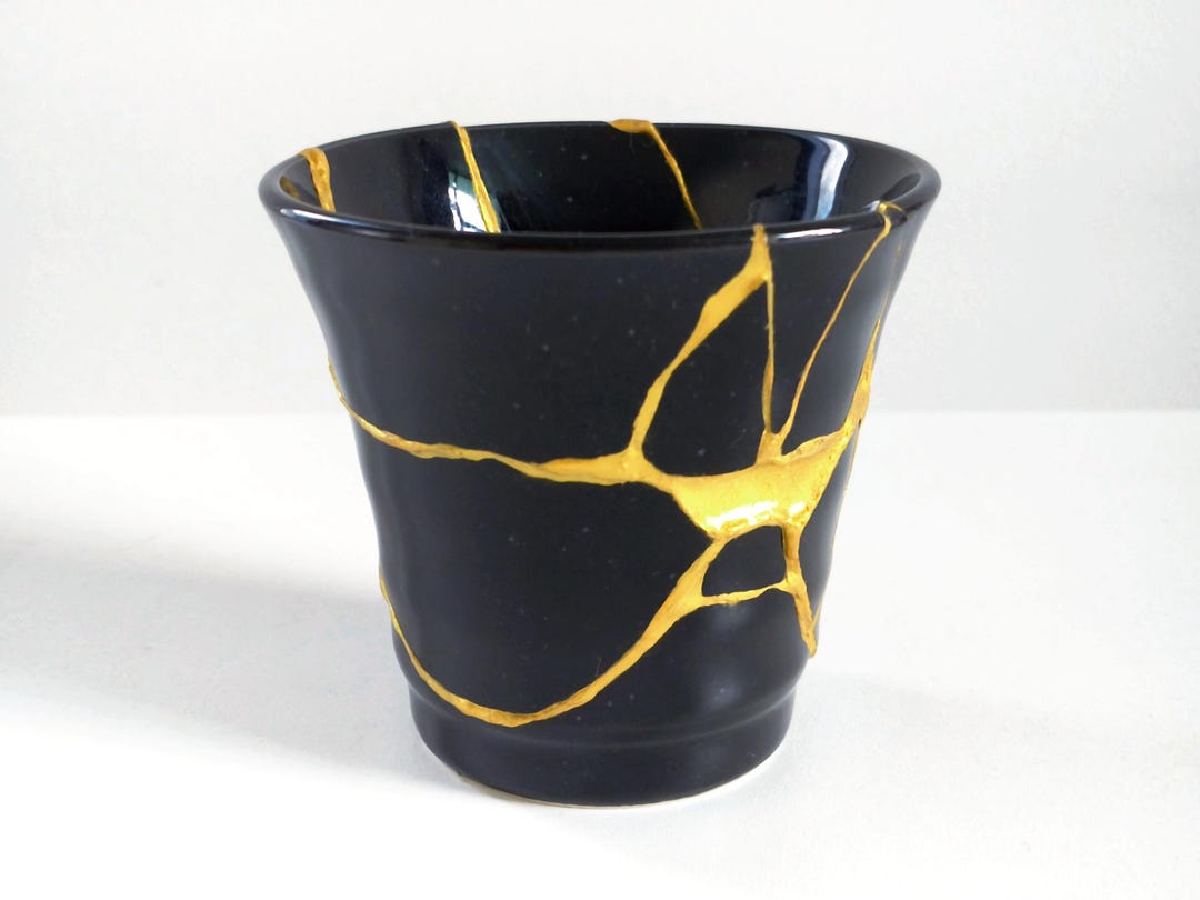 KINTSUGI | Kintsugi Cup, the Vintage and Broken Japanese Pottery ...