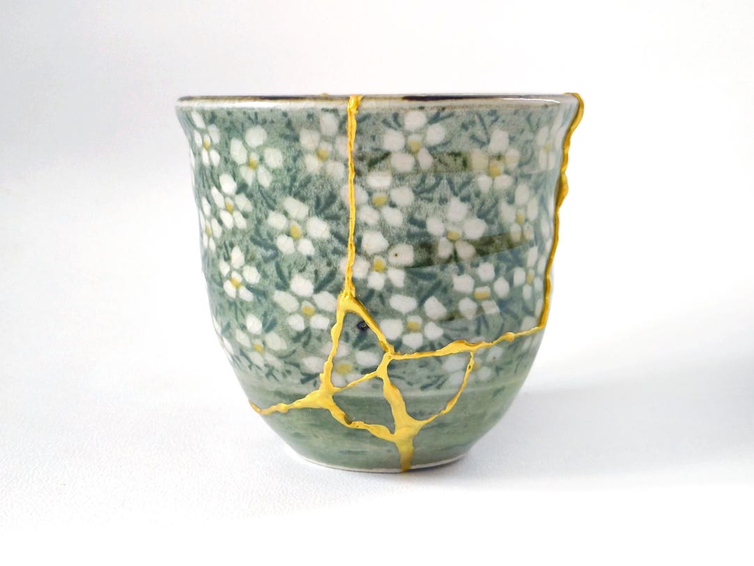 KINTSUGI | Kintsugi Cup, the Vintage and Broken Japanese Pottery ...