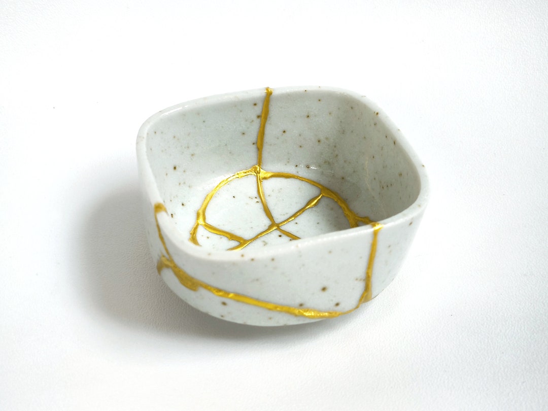 KINTSUGI | Kintsugi Cup, the Broken Japanese Pottery Repaired With the ...