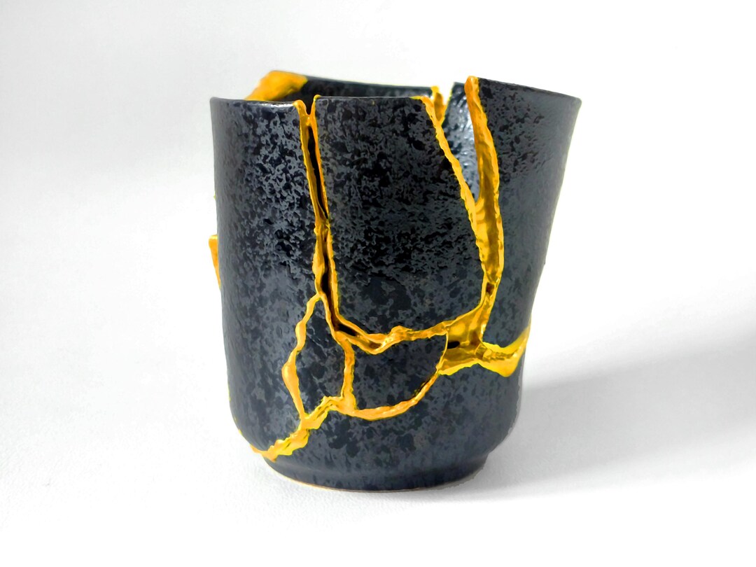 KINTSUGI | Kintsugi Cup, the Vintage and Broken Japanese Pottery ...